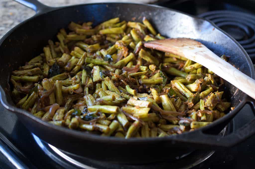 Kerala Style Long Beans Stir Fry (Achinga Payar Mezhukkupuratti) Recipe ...