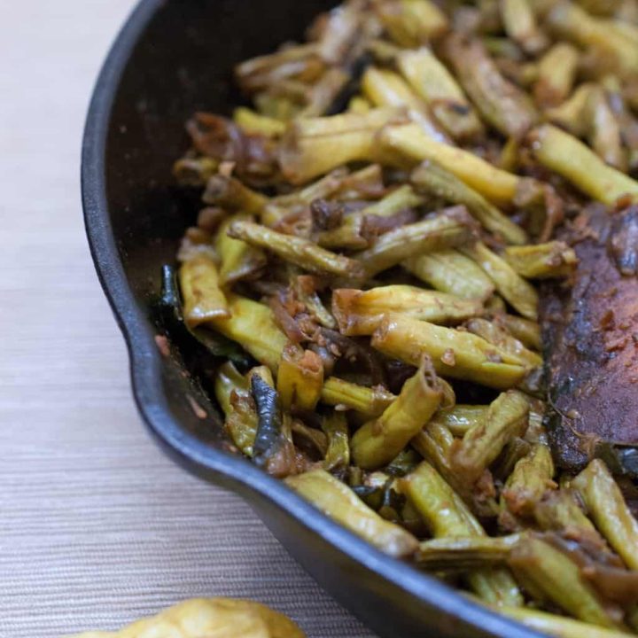Long Beans Stir Fry (Achinga Payar Mezhukkupuratti) Recipe