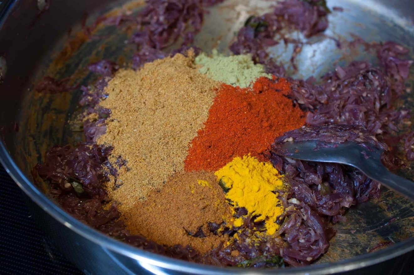 Kerala chicken curry with coconut milk (Nadan Chicken Curry)